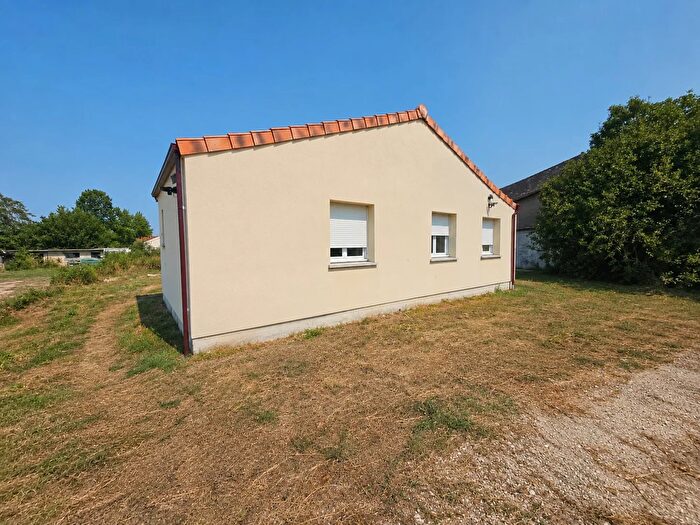Saint-Ciers-sur-Gironde : Maison 4 pièces à louer