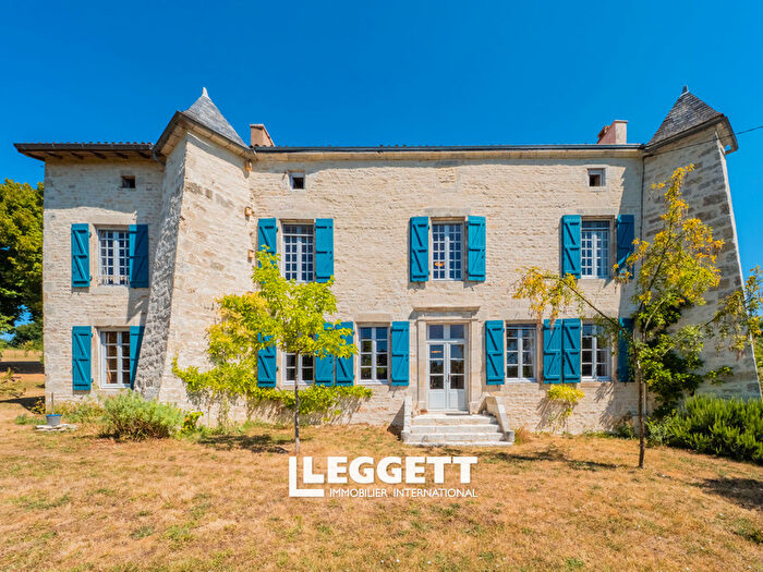 Maison à vendre - Mouton - 10 pièces - 4 chambres