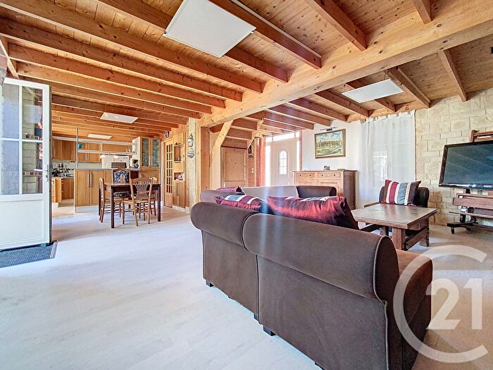 Maison à vendre - Port-des-Barques - 7 pièces - 5 chambres