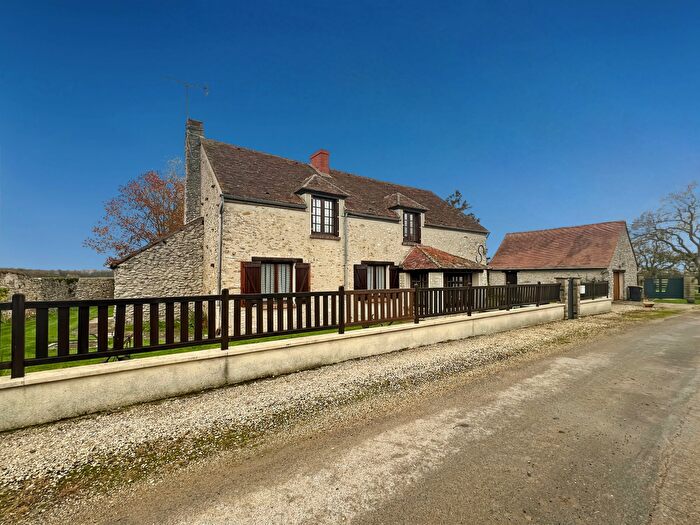 Maison à vendre - Jouy-le-Châtel - 6 pièces - 4 chambres