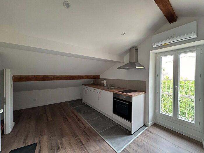Le Pilon Blanc, Salon-de-Provence : Appartement 1 pièce à louer