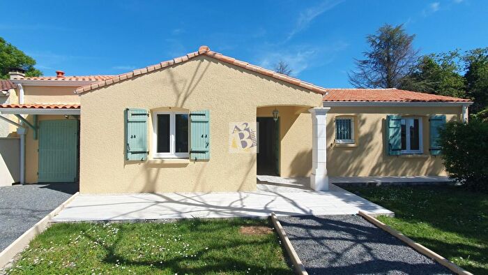 Maison 5 pièces à Saint-Yrieix-sur-Charente, à vendre