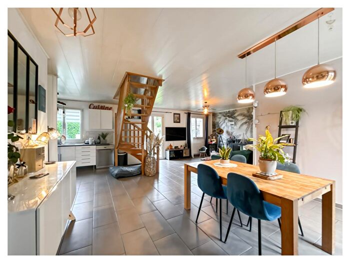Maison 5 pièces à La Boissière-École, à vendre