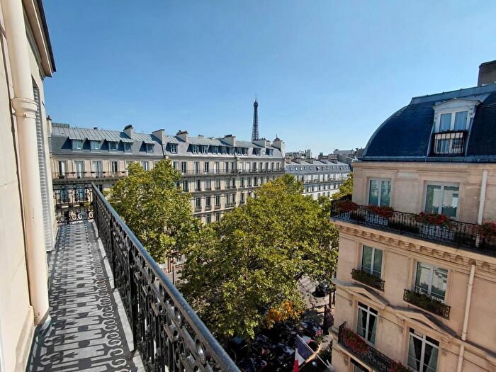 Appartement 8 pièces à louer à Paris 16ème, Chaillot