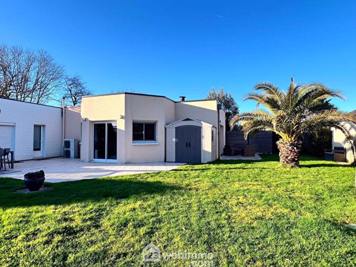 Maison à vendre - Saint-Martin-du-Fouilloux - 6 pièces - 4 chambres