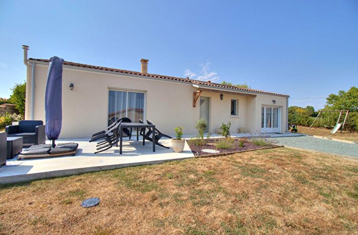 Sainte-Ouenne : Maison 5 pièces à vendre