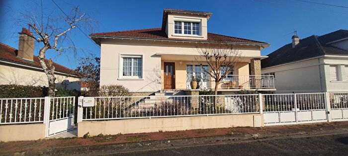 Maison à vendre - Châtellerault, Sud Ouest - 6 pièces - 5 chambres