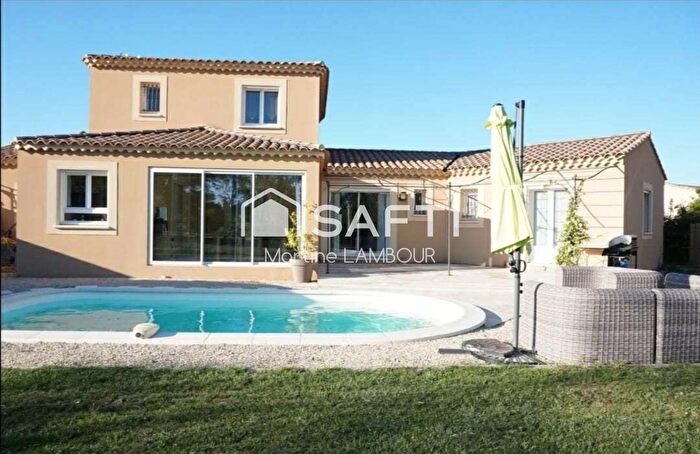 Maison à vendre - Paradou - 7 pièces - 5 chambres