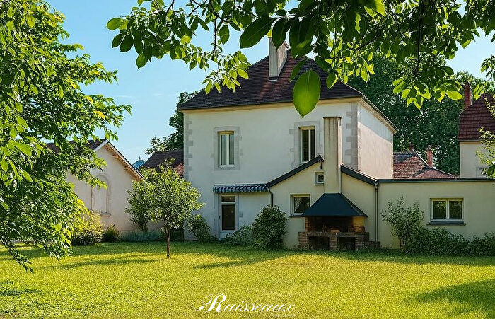 Maison 9 pièces à vendre à Arc-sur-Tille