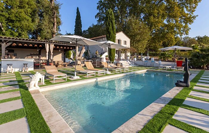 Maison à vendre - Les Arcs - 9 pièces - 6 chambres