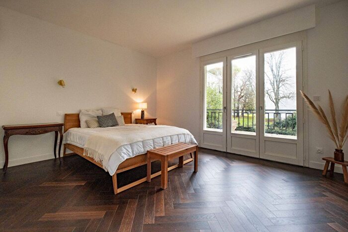 Appartement à louer - Marceau-Tivoli, Le Bouscat - 5 pièces - 4 chambres