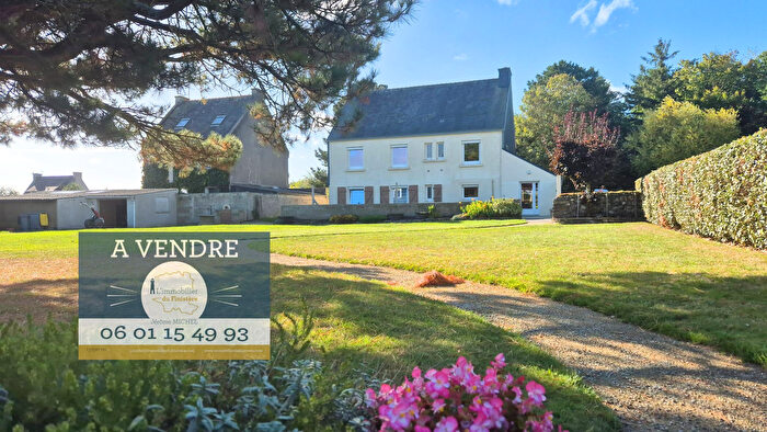 Maison 8 pièces à Plomodiern, à vendre