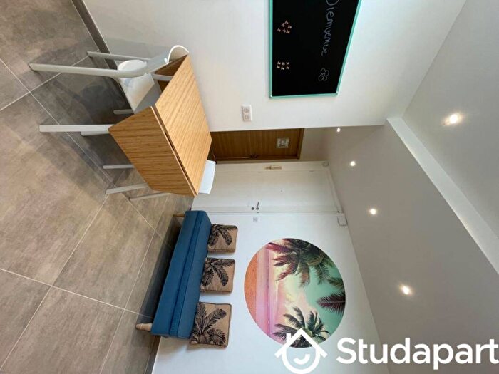 Appartement à louer - Juan-les-Pins, Antibes - 1 pièce - 2 chambres