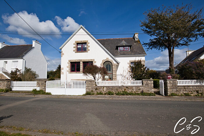 Maison 5 pièces à vendre à Plonéour-Lanvern