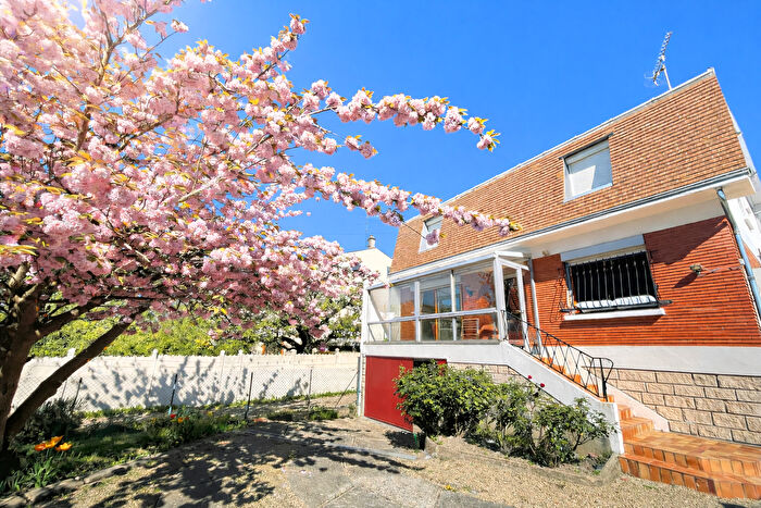 Maison 5 pièces à Neuilly-Plaisance, Rennouillères, à vendre