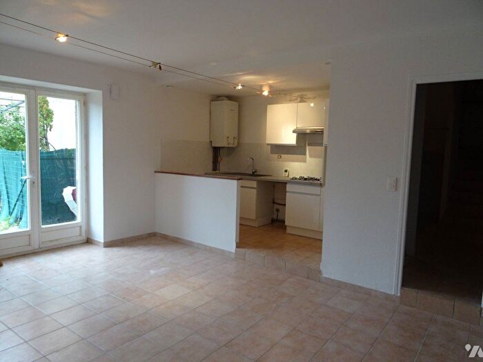 Appartement à louer - Saint-Césaire-de-Gauzignan - 4 pièces - 3 chambres