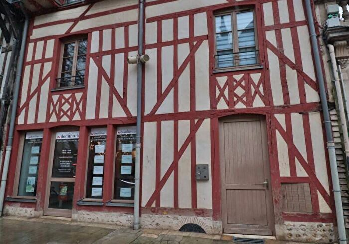 Appartement à louer - Cathédrale, Troyes - 1 pièce