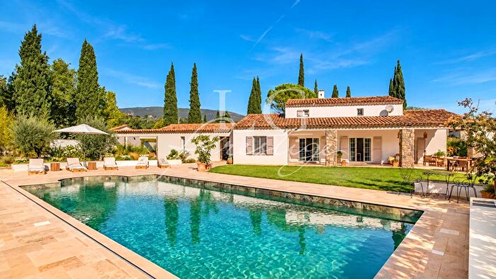 Maison 8 pièces à vendre à Fayence