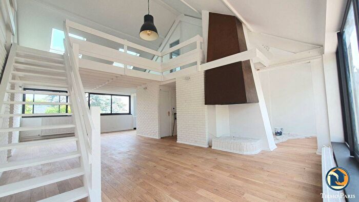 Appartement à louer - Montretout, Saint-Cloud - 6 pièces - 4 chambres