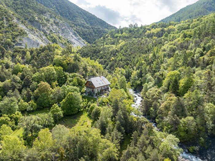 Maison 20 pièces à vendre - Saint-André-d'Embrun