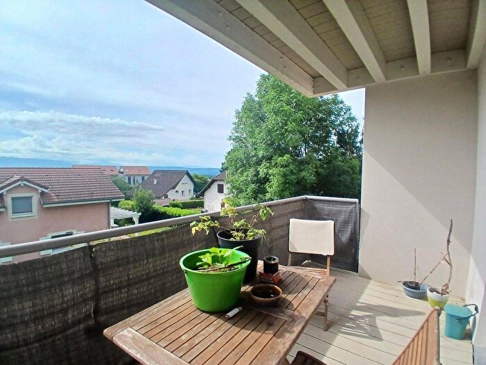 Appartement 3 pièces à louer à Péron