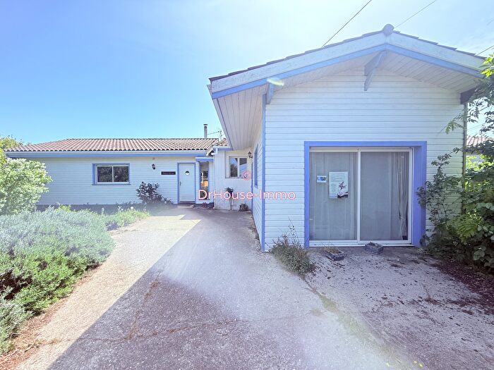 Moulis-en-Médoc : Maison 5 pièces à vendre