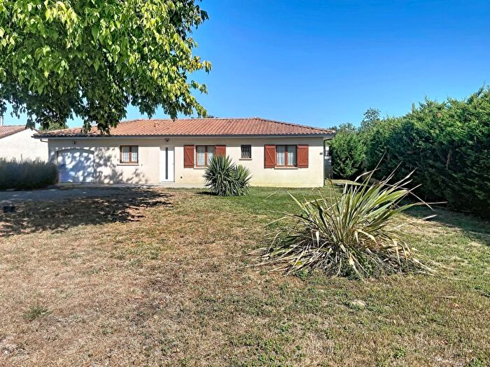 Maison 4 pièces à louer à Salignac