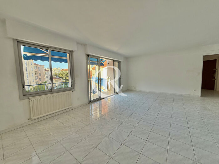 Appartement à vendre - Hyères, Centre-ville - 4 pièces - 2 chambres