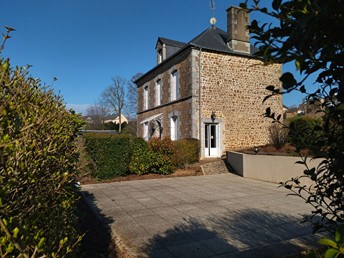 Maison à vendre - Lassay-les-Châteaux - 7 pièces - 4 chambres