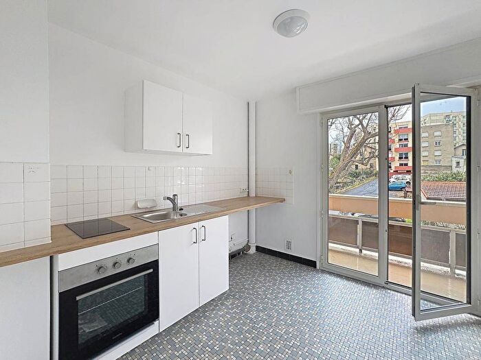 Appartement à louer - A Duclos, Clermont-Ferrand - 3 pièces - 2 chambres