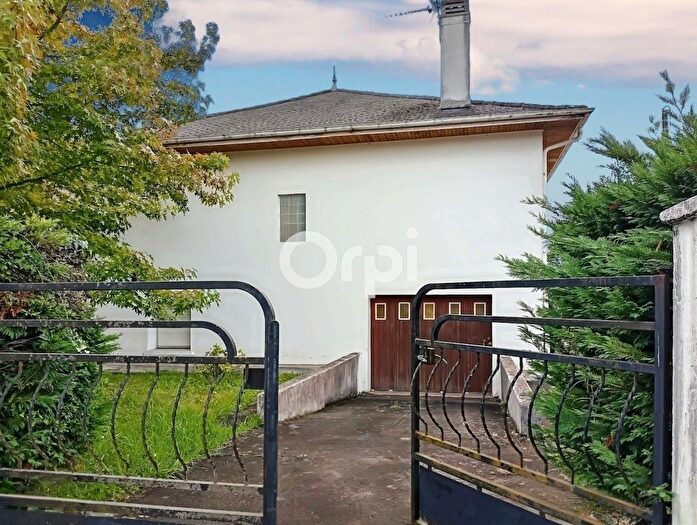 Maison à vendre - Oloron-Sainte-Marie - 5 pièces - 4 chambres