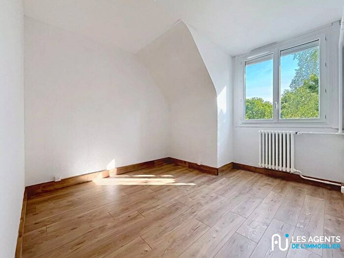 Bourgogne-Pasteur, Orléans : Appartement 4 pièces à louer