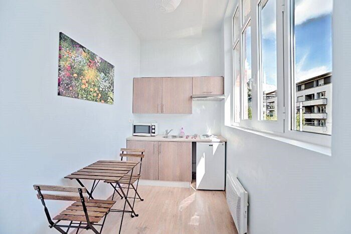 Vanteaux-Puy Las Rodas, Limoges : Appartement 1 pièce à louer