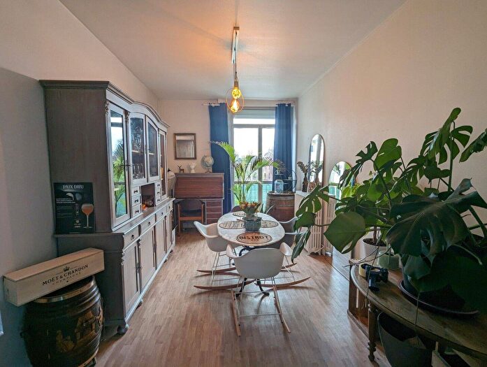 Appartement à louer - Place dArmes et du Barlet, Douai - 4 pièces - 3 chambres