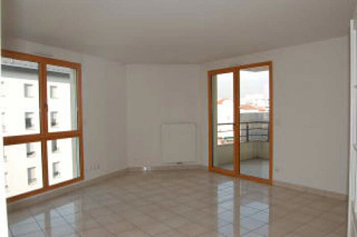 Appartement 3 pièces à Villeurbanne, Croix Luizet, à louer