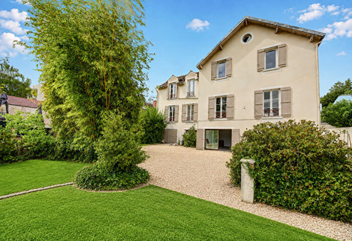 Maison 7 pièces à Fontainebleau, à vendre