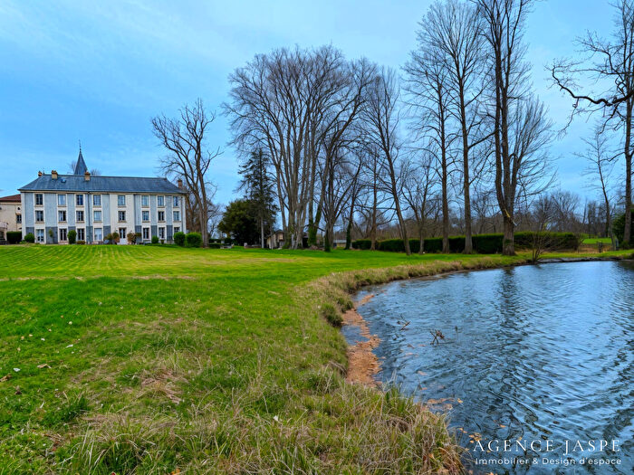 Maison à vendre - Sury-le-Comtal - 18 pièces - 12 chambres