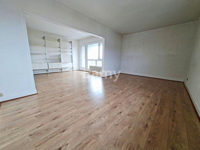Centre Ville, Montbéliard : Appartement 4 pièces à louer