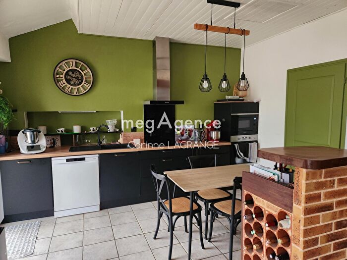 Maison à vendre - Saint-Léon-sur-lIsle - 4 pièces - 3 chambres