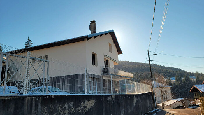 Maison à vendre - Oyonnax, Belmont - 8 pièces - 5 chambres