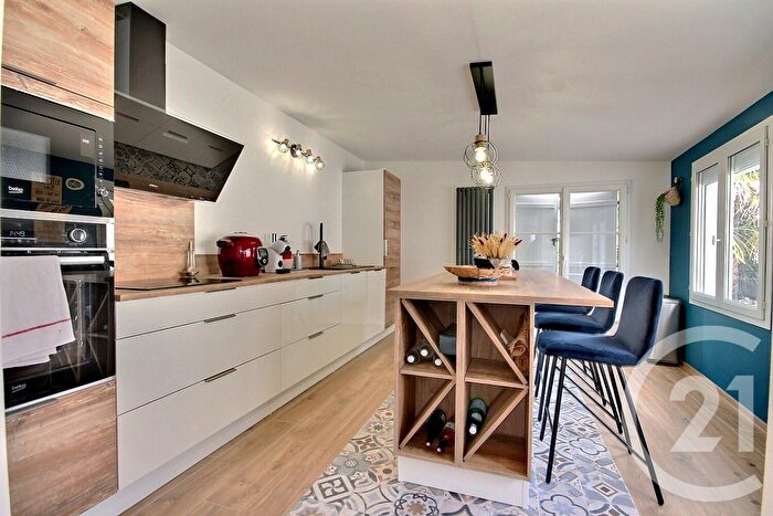 La Chaussée-Saint-Victor : Maison 5 pièces à vendre