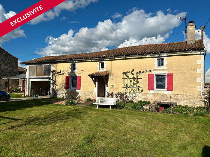 Maison à vendre - Sainte-Soline - 6 pièces - 4 chambres