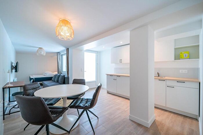 Appartement à louer - Colombes, Centre-ville - 1 pièce - 1 chambre