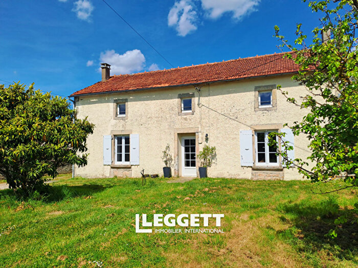 Maison 8 pièces à Chef-Boutonne, à vendre