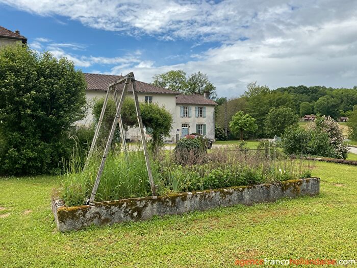 Maison 10 pièces à vendre - Rochechouart