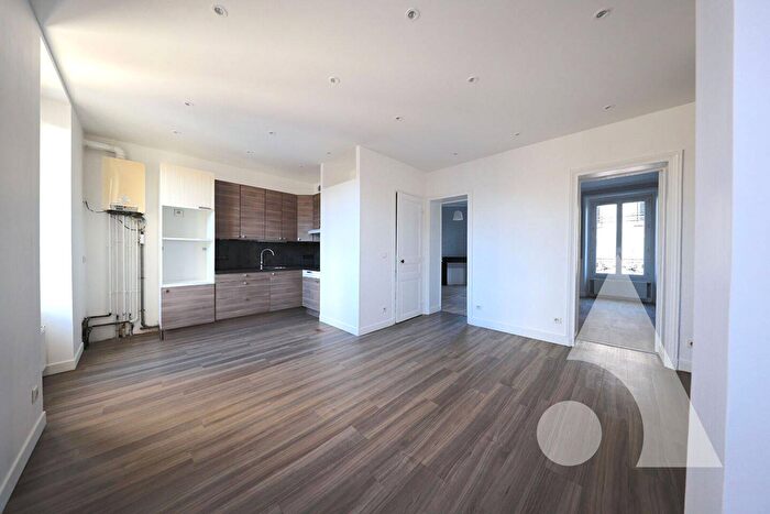 Appartement à louer - Rive Droite-Apport Paris Gare, Corbeil-Essonnes - 3 pièces - 2 chambres