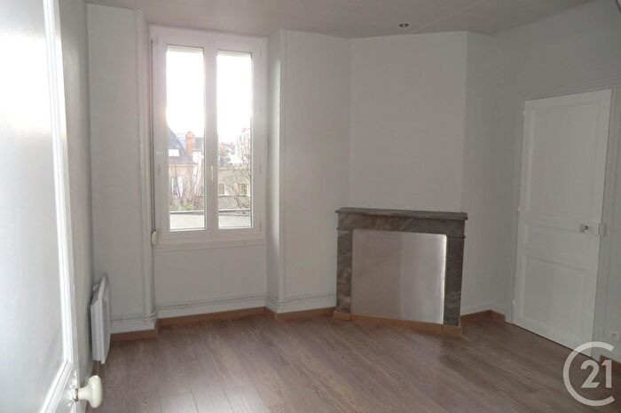 Appartement à louer - Brive-la-Gaillarde, Centre-ville, Pont Cardinal, Champanatier - 3 pièces - 1 chambre