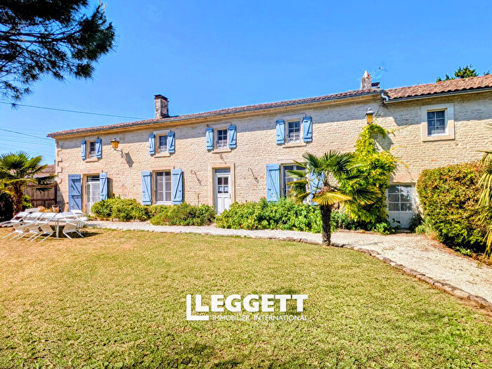 Maison 10 pièces à Theil-Rabier, à vendre