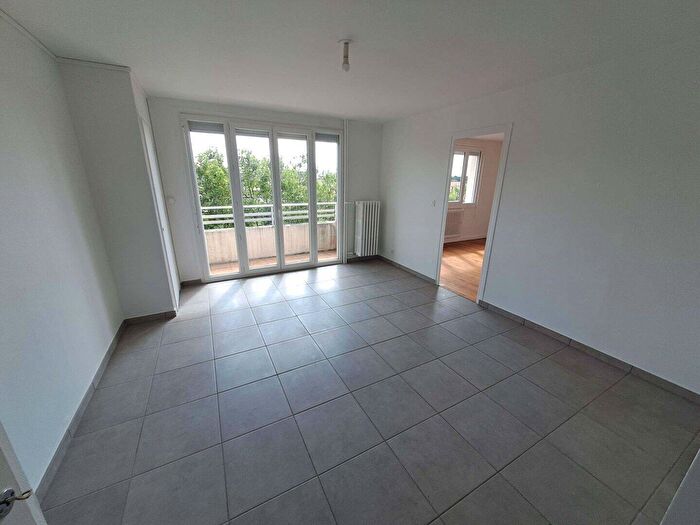 Appartement à louer - Cusset, Villeurbanne - 3 pièces - 2 chambres