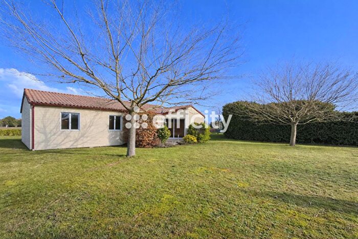 Maison à vendre - Saint-Georges-lès-Baillargeaux - 5 pièces - 3 chambres